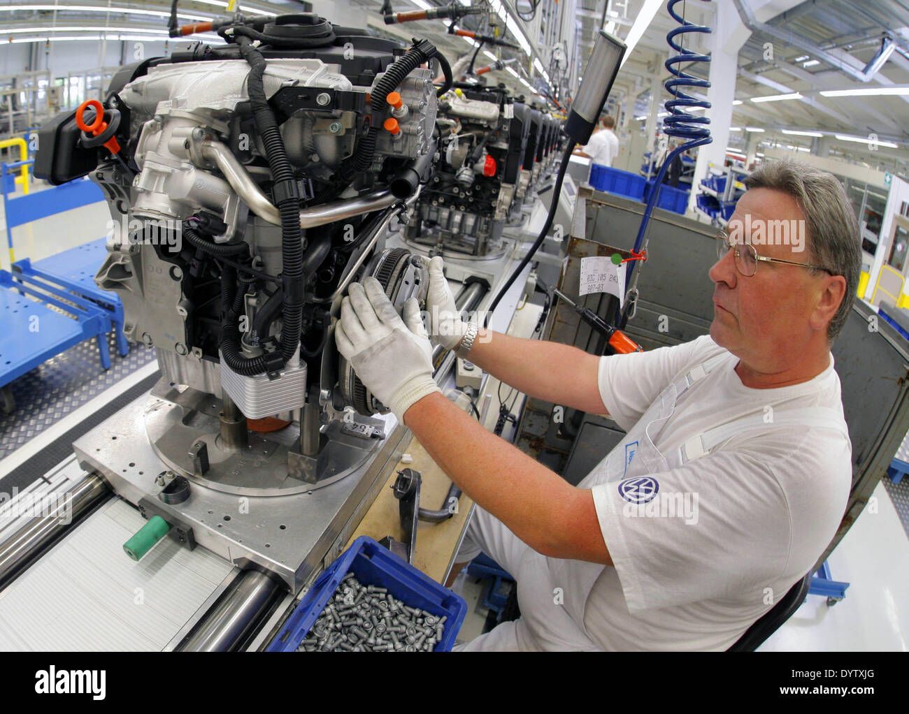 Engine plant volkswagen hi-res stock photography and images - Alamy