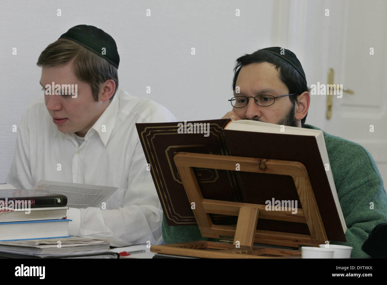 Rabbinical hi-res stock photography and images - Alamy