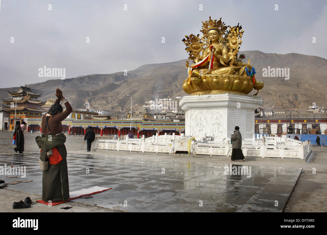Traditions of tibet hi-res stock photography and images - Alamy