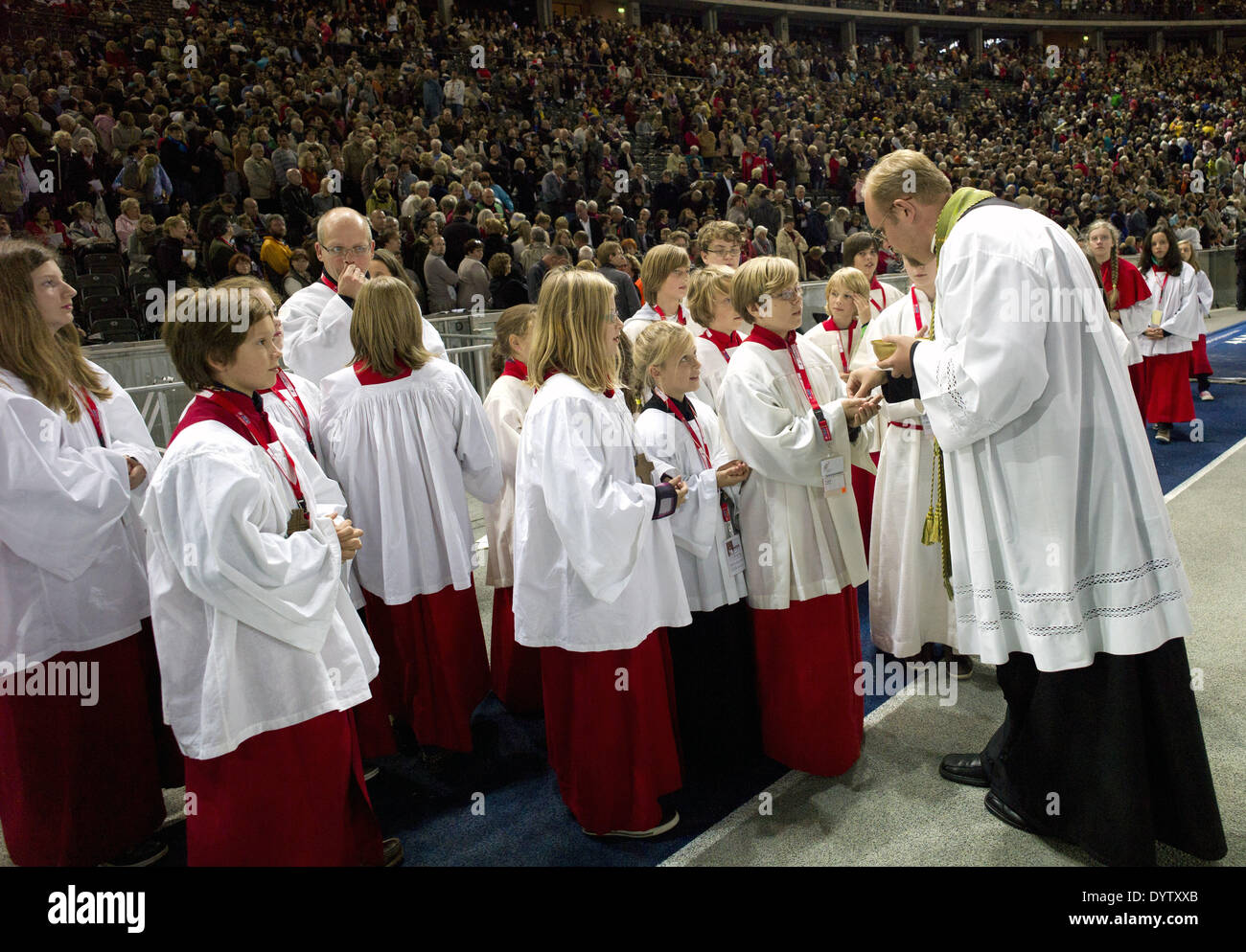 Acolyte Mass High Resolution Stock Photography and Images - Alamy