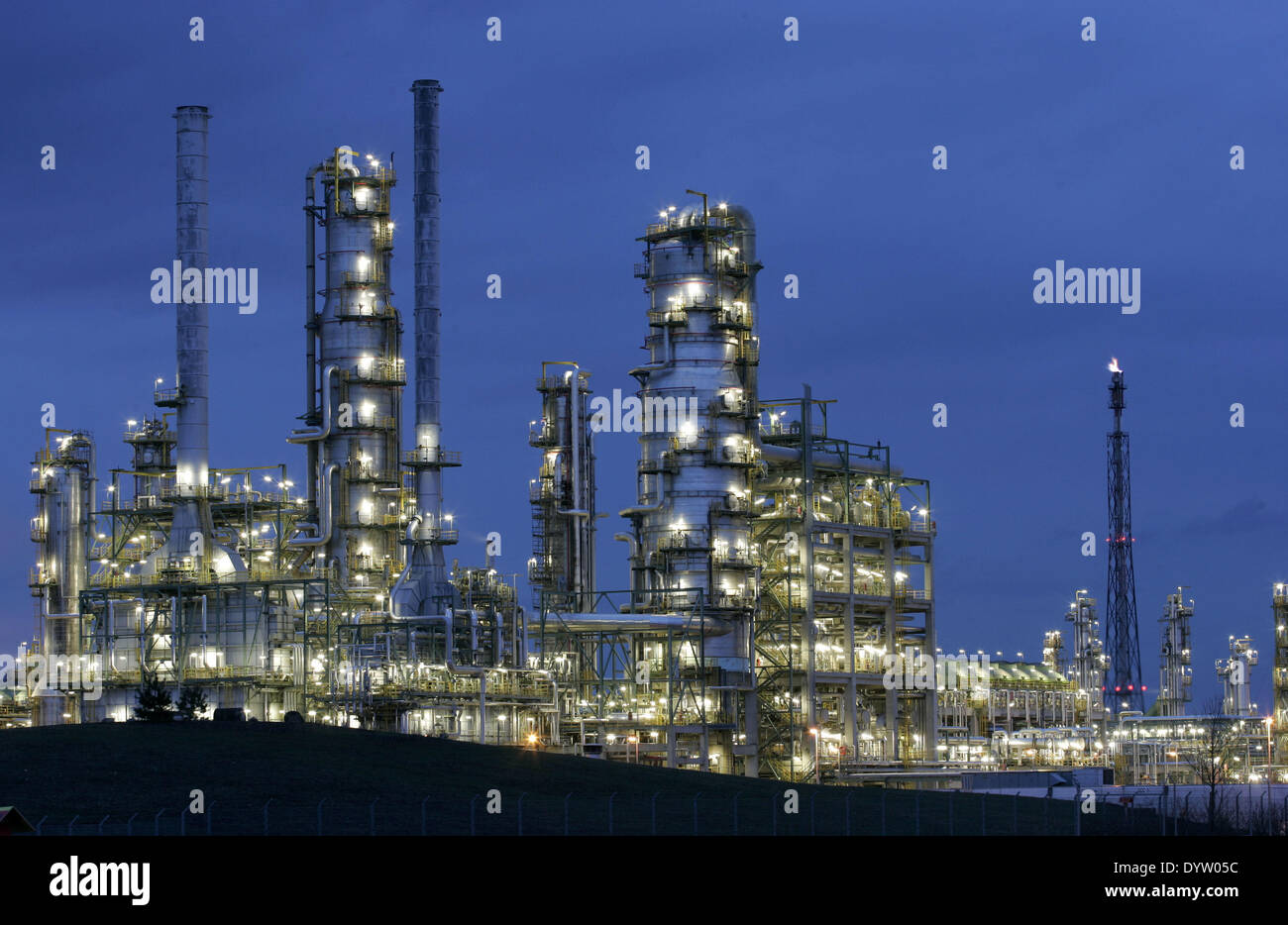 Total oil refinery hi-res stock photography and images - Alamy