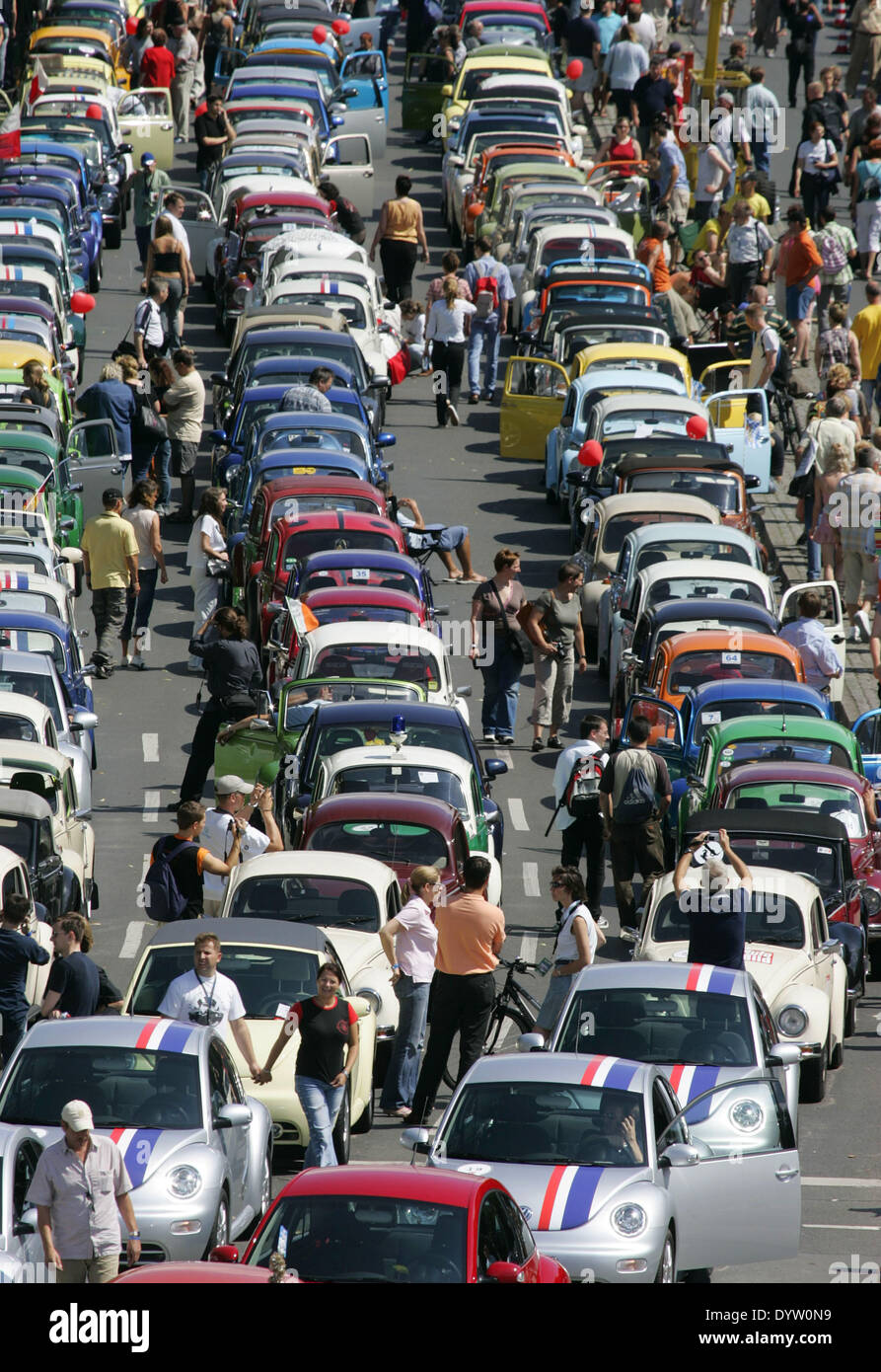 Volkswagen Beetle meeting Stock Photo - Alamy