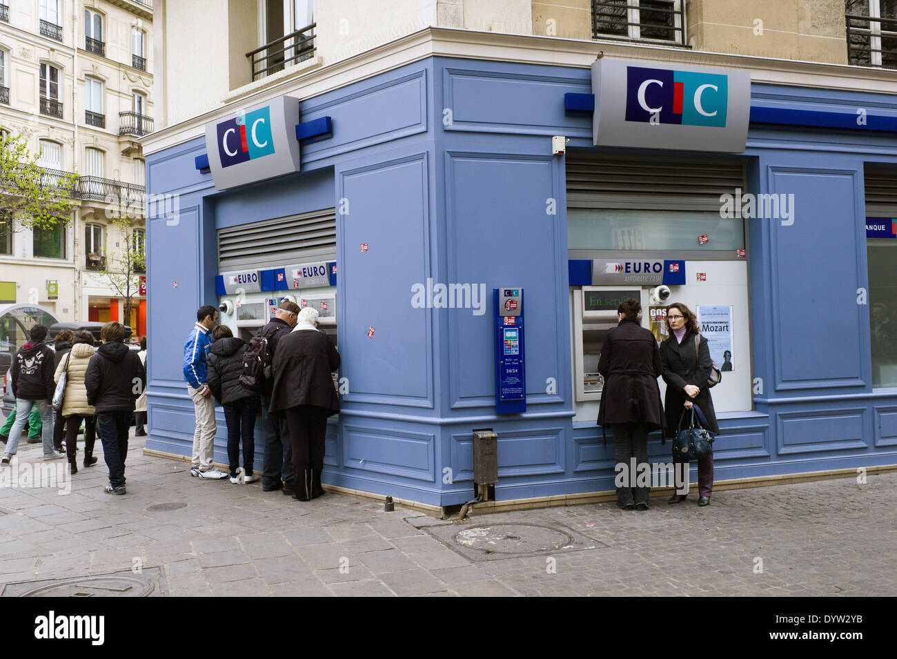 Automated bank teller hi-res stock photography and images - Alamy