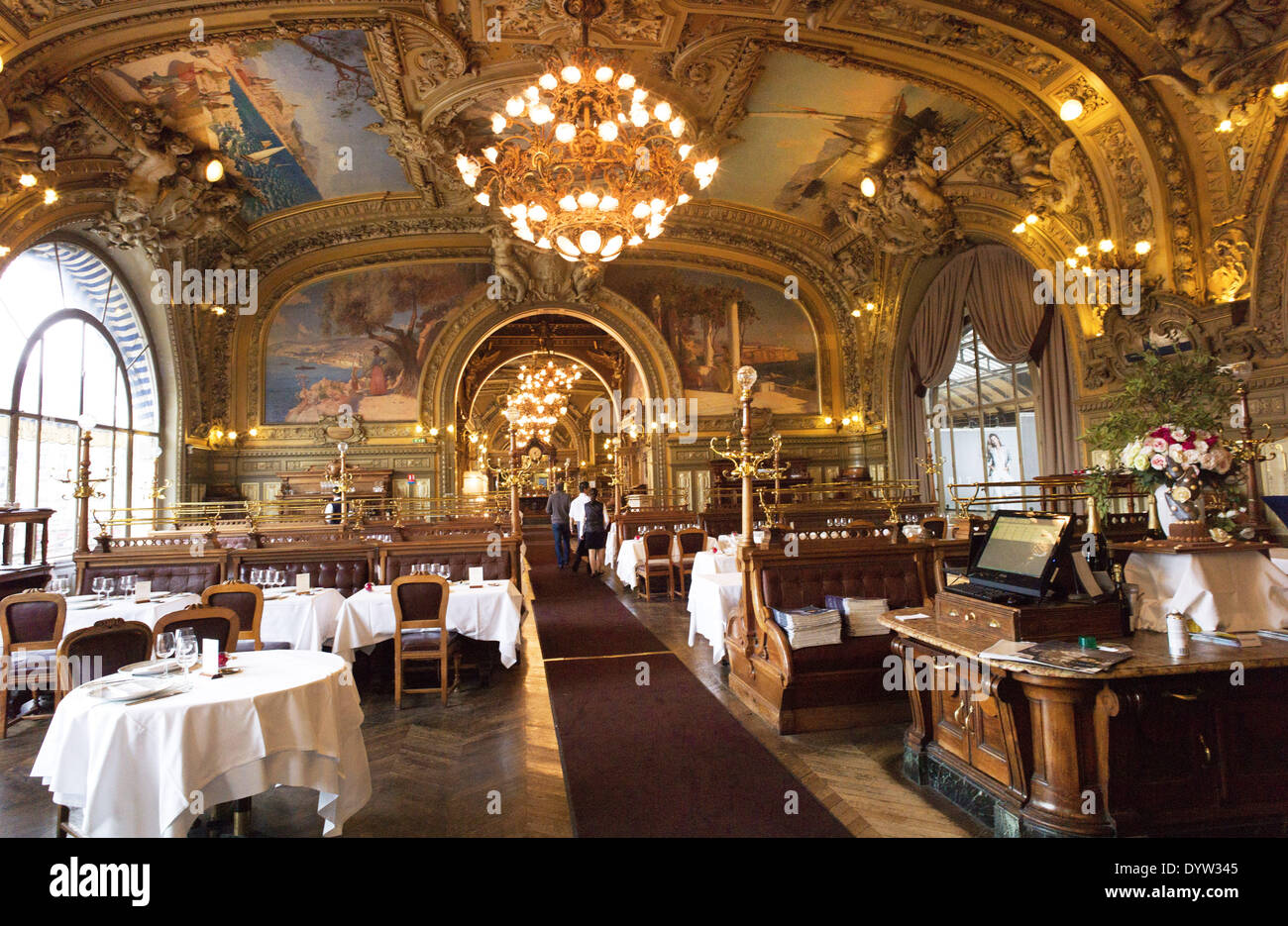 Train Bleu High Resolution Stock Photography and Images - Alamy