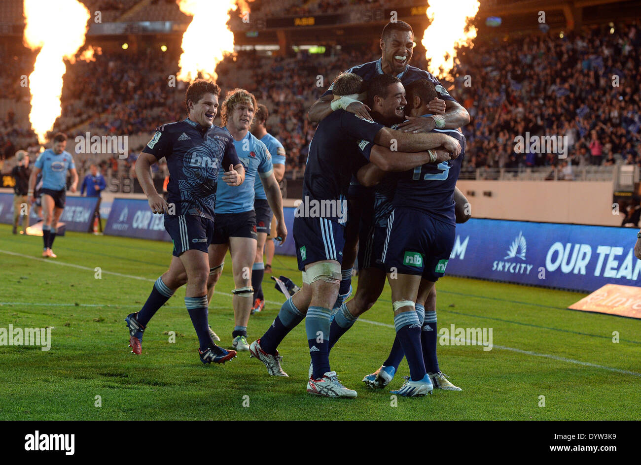 Anzac day celebrate hi-res stock photography and images - Alamy