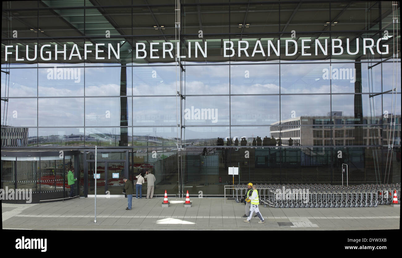 Berlin brandenburg airport opening hi-res stock photography and images ...