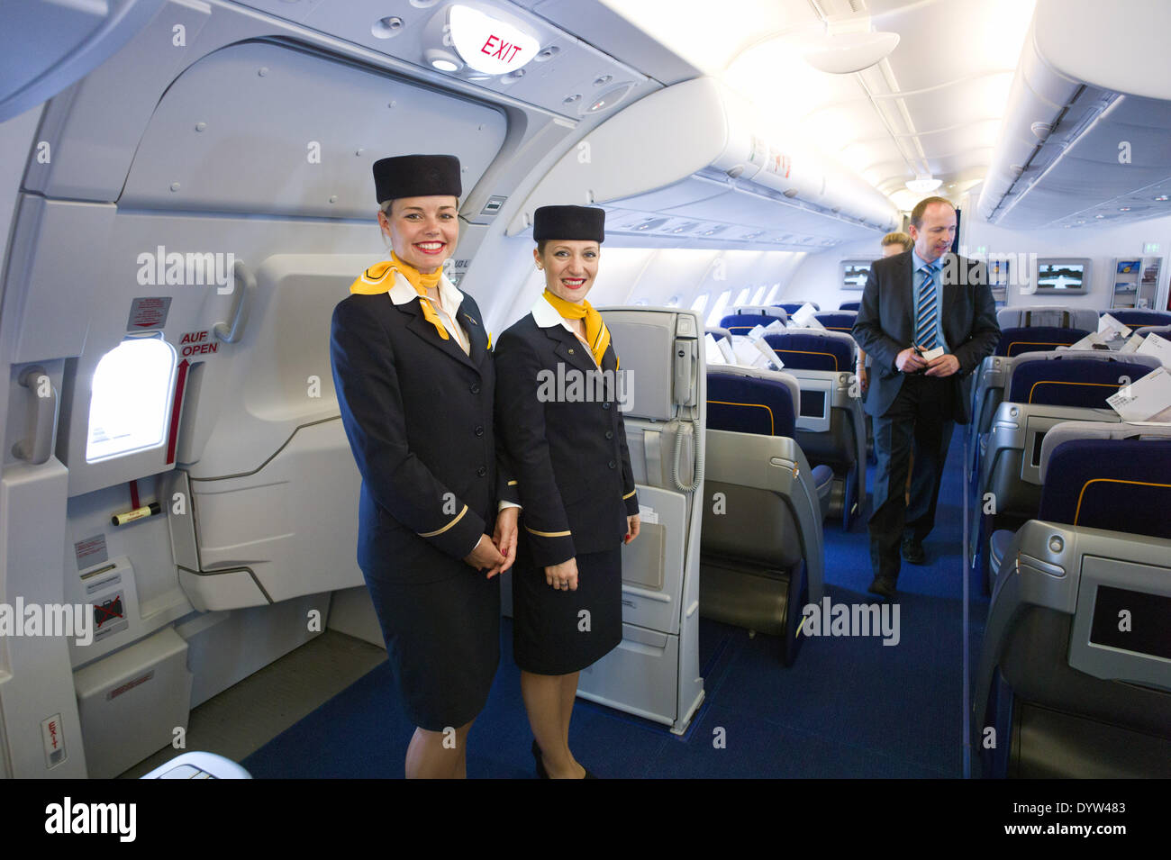 Air stewardesses hi-res stock photography and images - Alamy