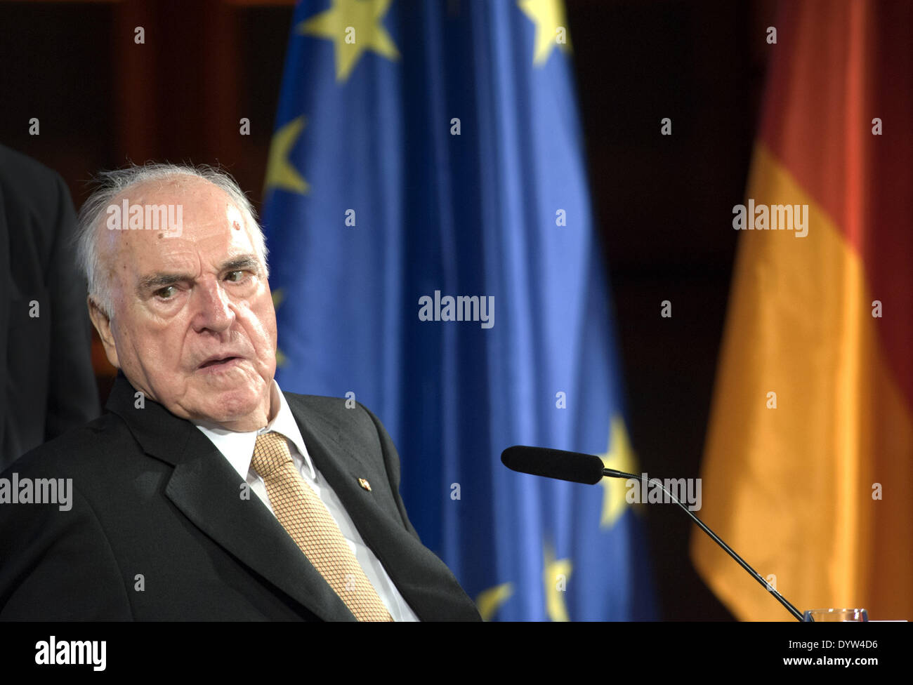Helmut kohl 1982 hi-res stock photography and images - Alamy