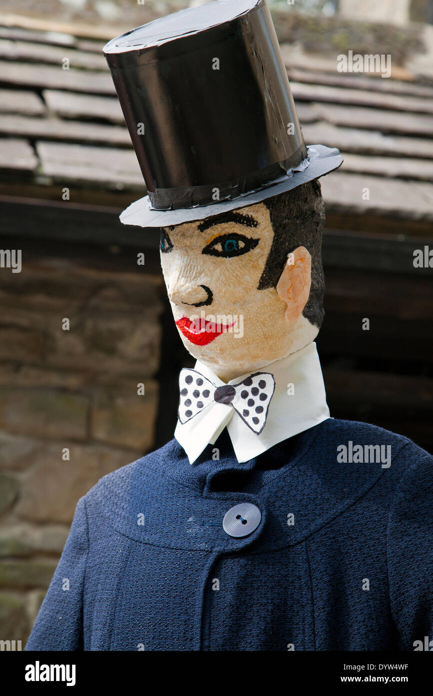 Head paper mache hi-res stock photography and images - Alamy