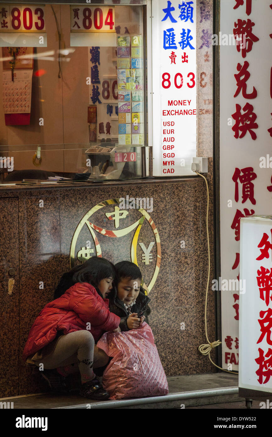 Currency exchange shop hi-res stock photography and images - Alamy