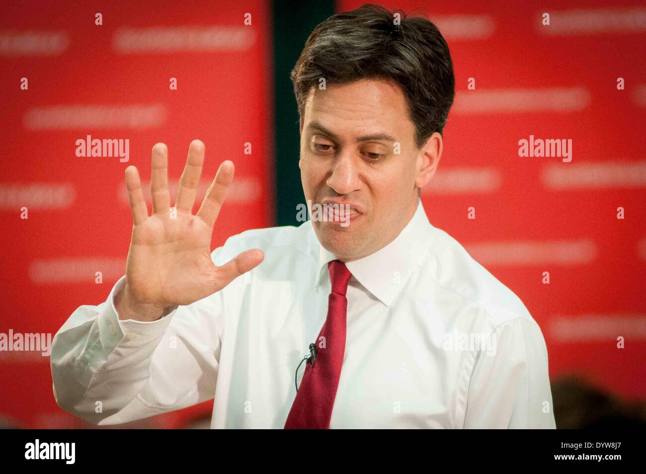 Ed miliband speaks in hi-res stock photography and images - Alamy