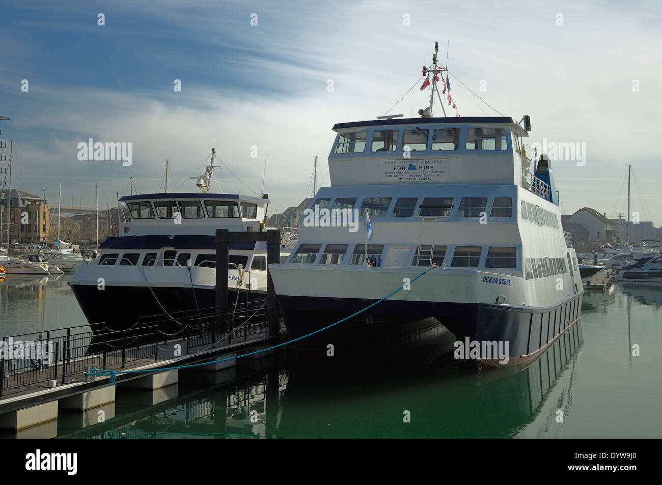 Waiting ferries hi-res stock photography and images - Alamy