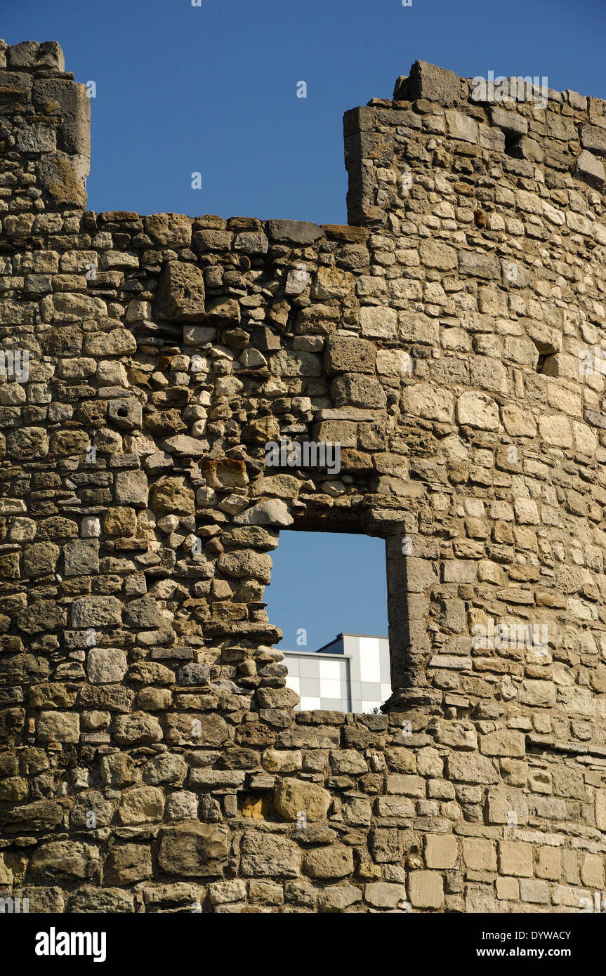 Medieval stone defensive Wall of Southampton UK (old & new Stock Photo ...