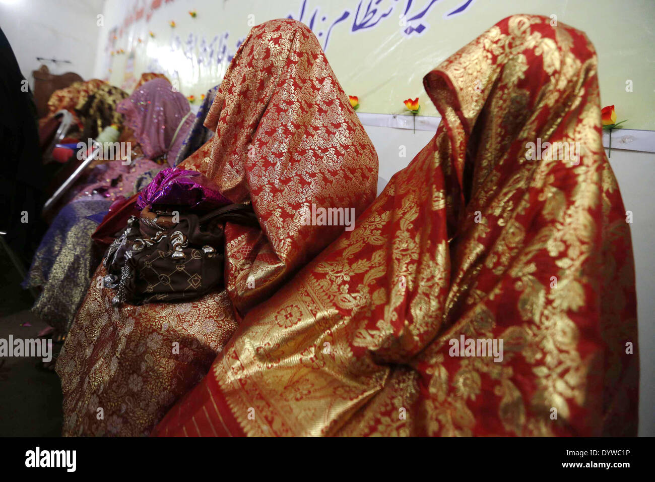Pakistani brides hi-res stock photography and images - Alamy