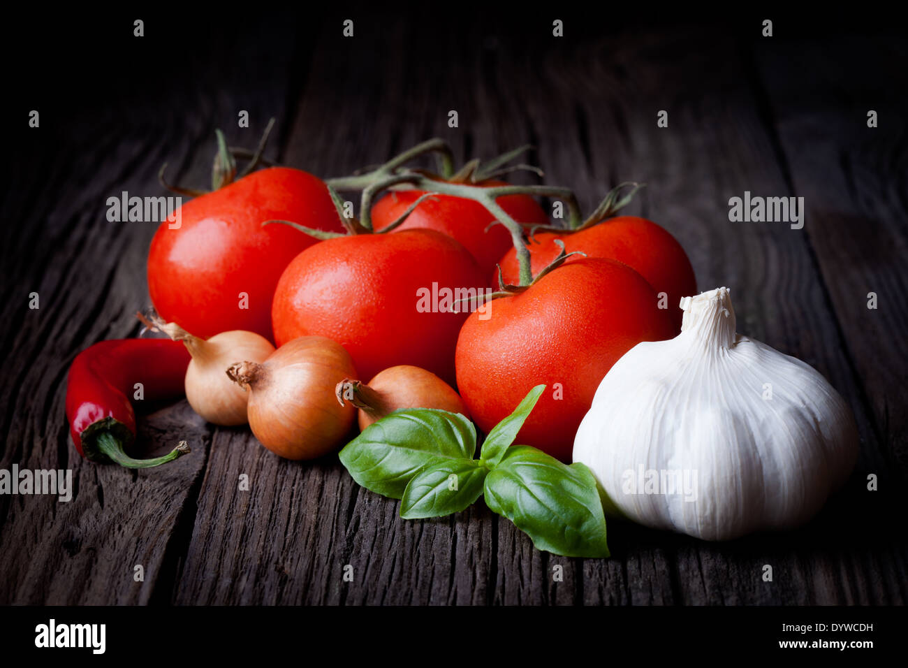 Spring onion tomatoes garlic hi-res stock photography and images - Alamy