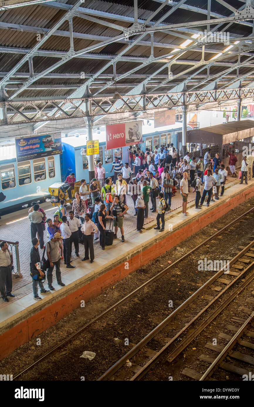 Colombo railway station sri hi-res stock photography and images - Alamy