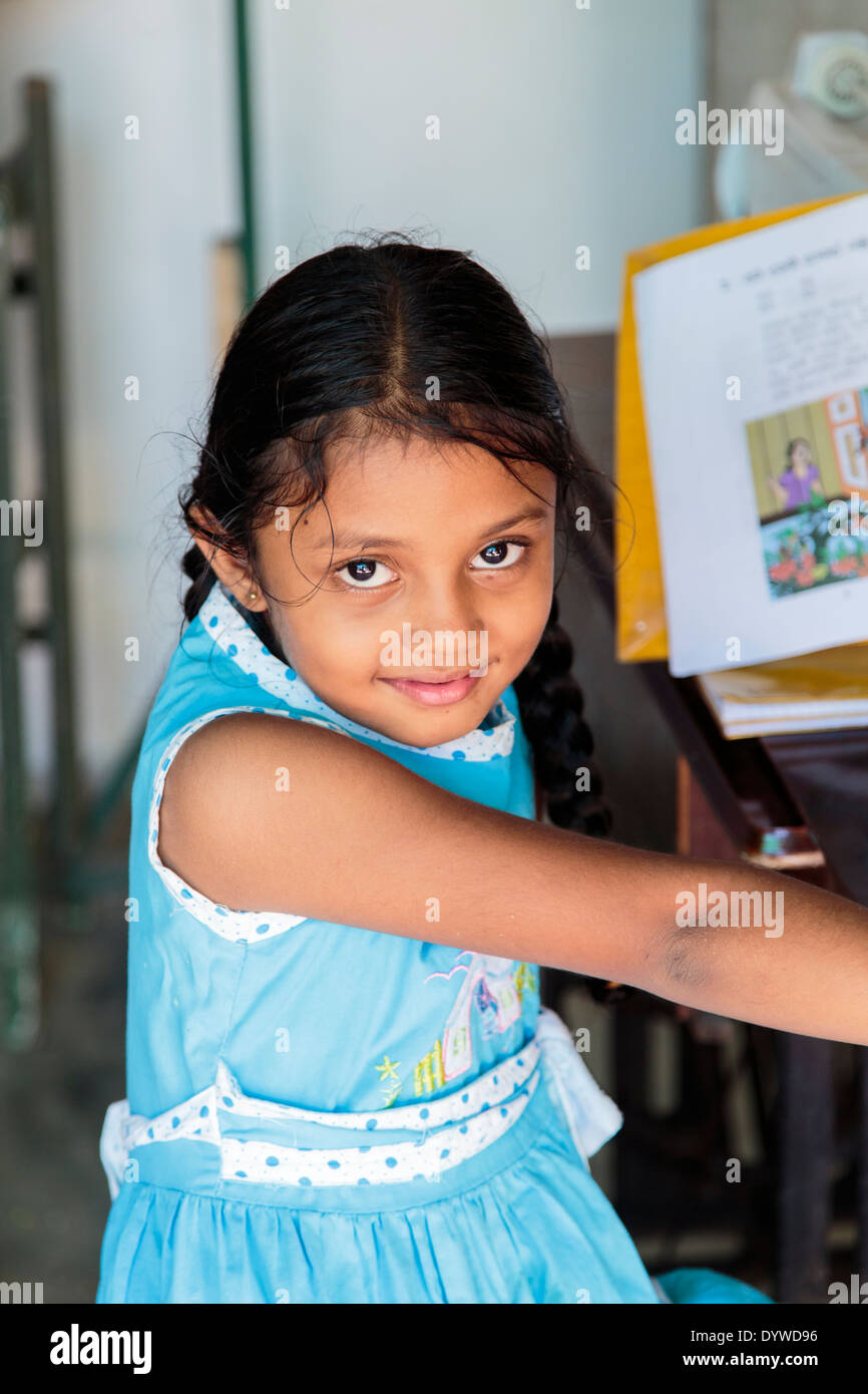 Sri lankan girl hi-res stock photography and images - Alamy