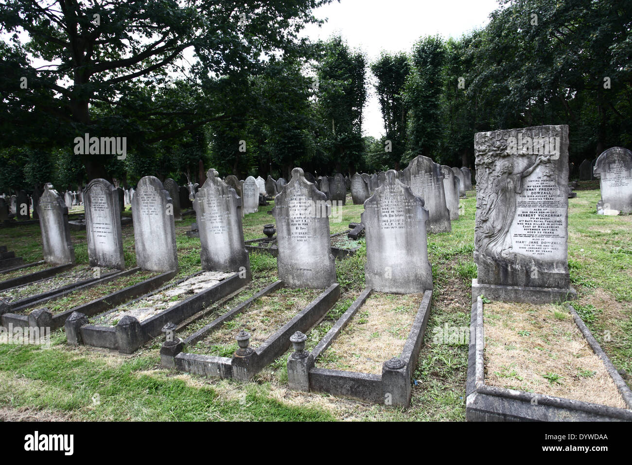 Tottenham cemetery hi-res stock photography and images - Alamy