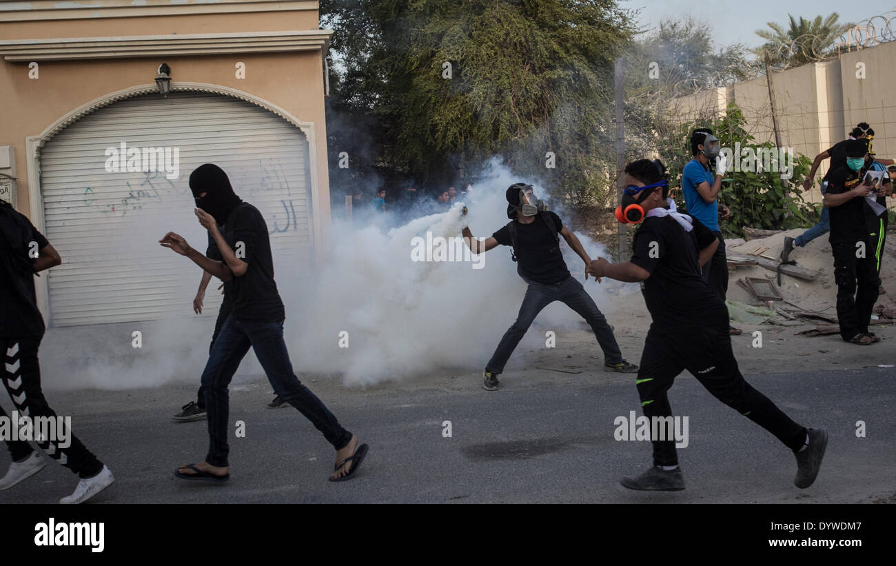 Bahrain police car hi-res stock photography and images - Alamy
