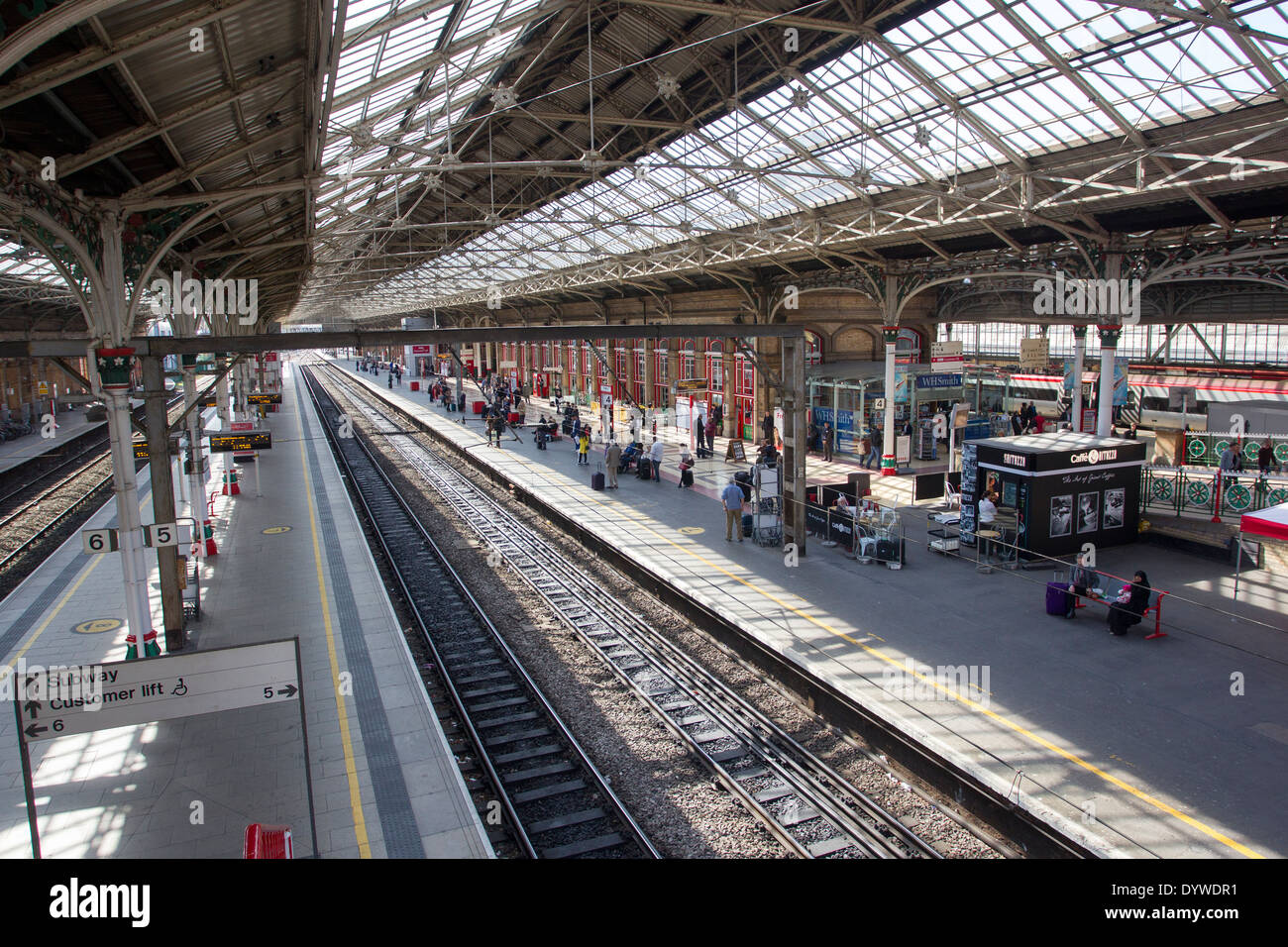Preston Railway Station Stock Photo - Alamy