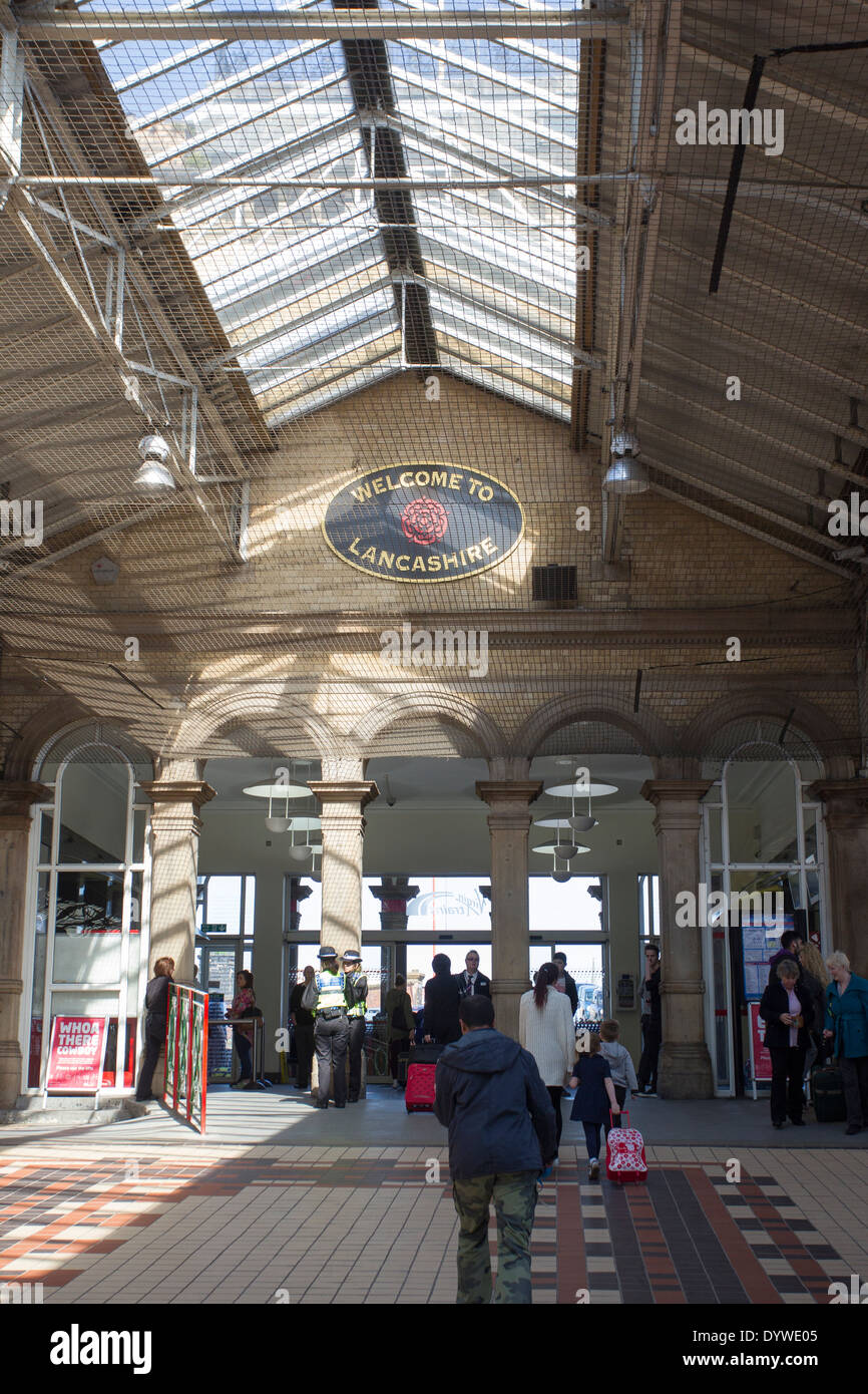 Platform slope station train hi-res stock photography and images - Alamy