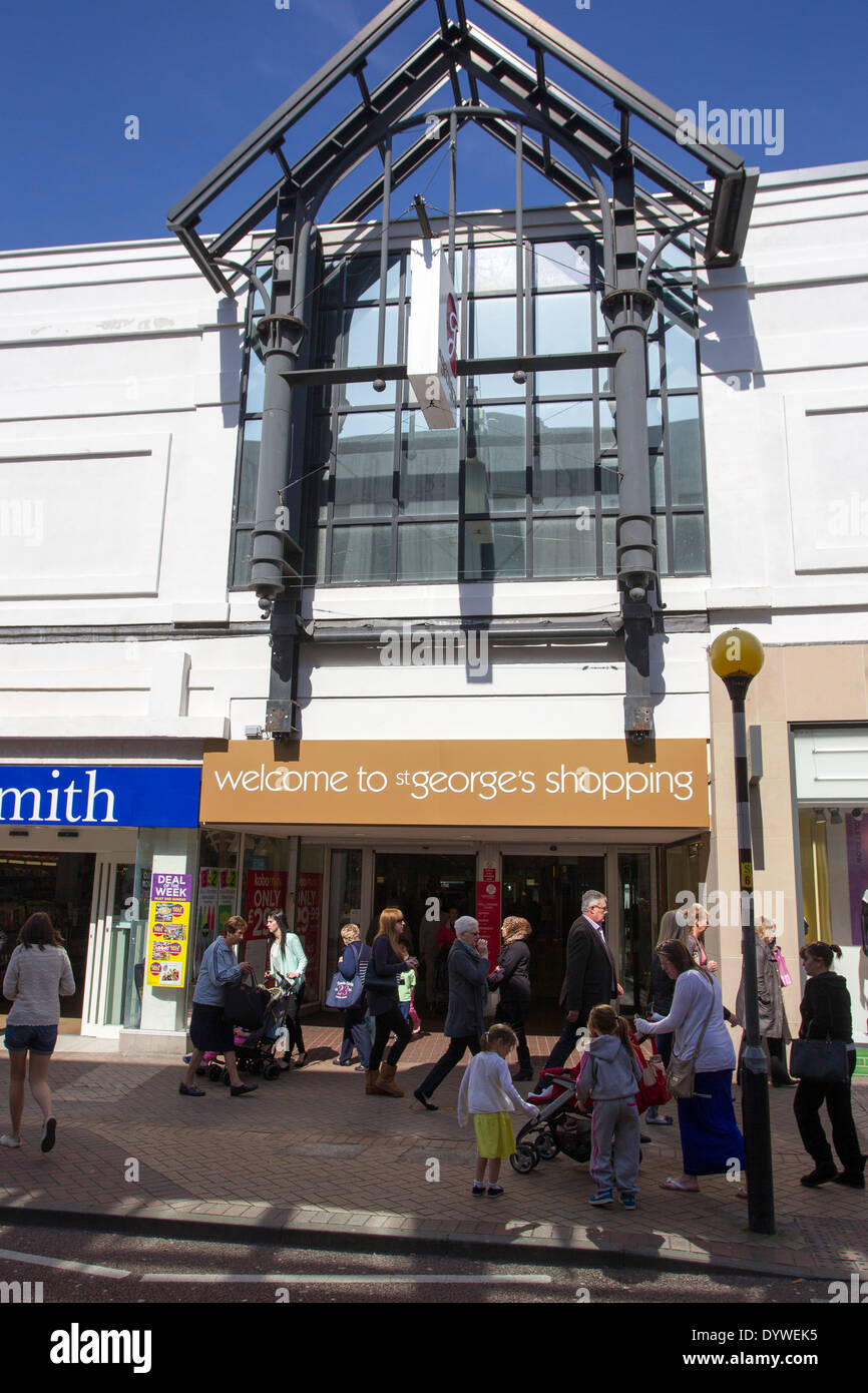 Entrance to St George's Shopping Centre, Preston Stock Photo - Alamy