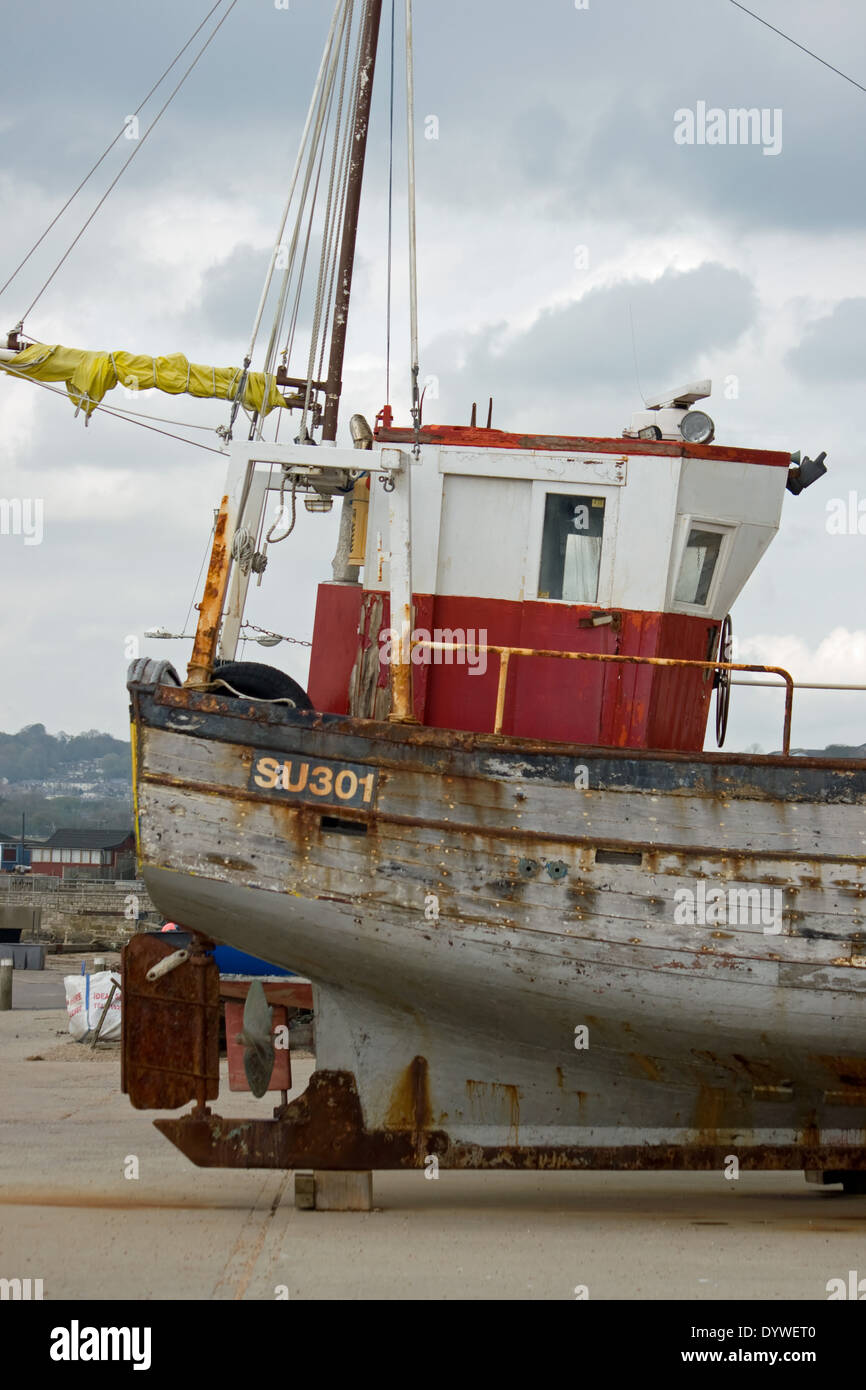 Keel blocks hi-res stock photography and images - Alamy