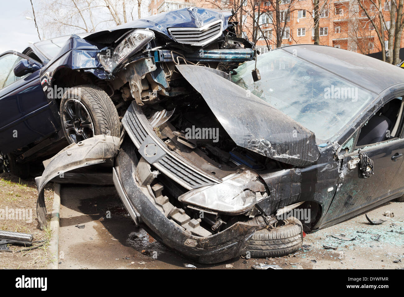 Road accident two cars hi-res stock photography and images - Alamy