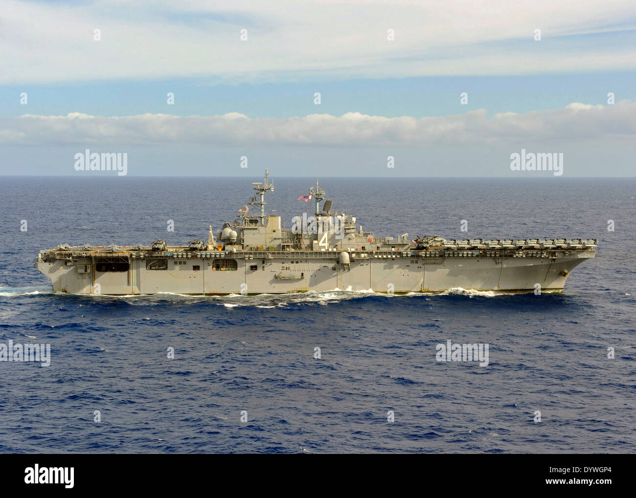 US Navy amphibious assault ship USS Boxer on the way back to its ...