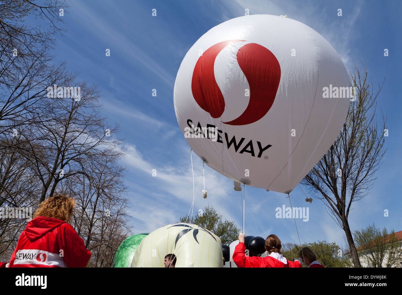 Safeway supermarket balloon at festival - USA Stock Photo - Alamy