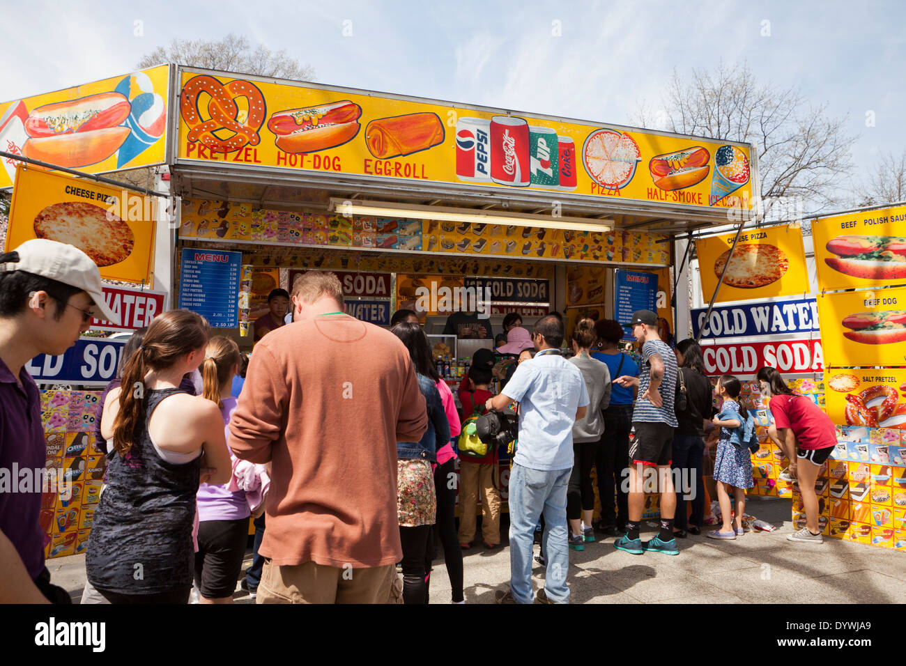 Outdoor hot dog stand - Washington, DC USA Stock Photo - Alamy