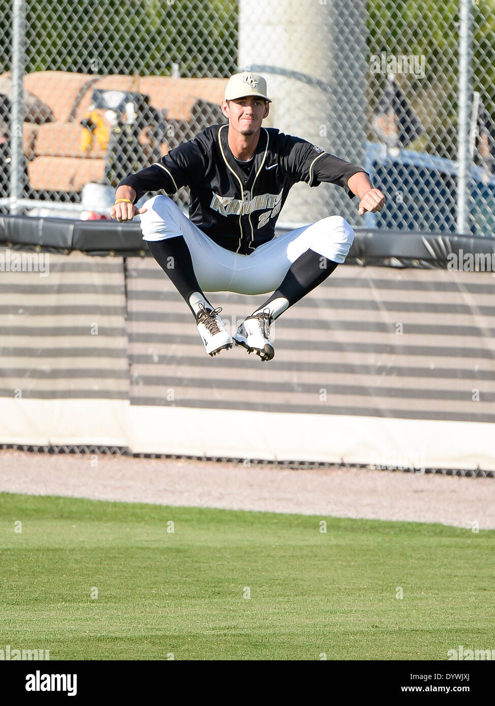 April 25, 2014 - Orlando, FL, U.S: UCF pitcher Eric Skoglund (25 ...
