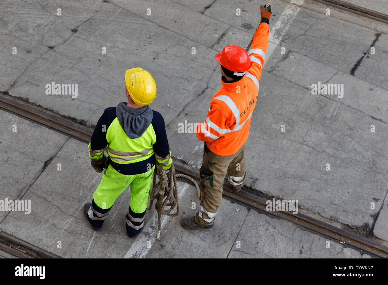 Dock workers at port hi-res stock photography and images - Alamy