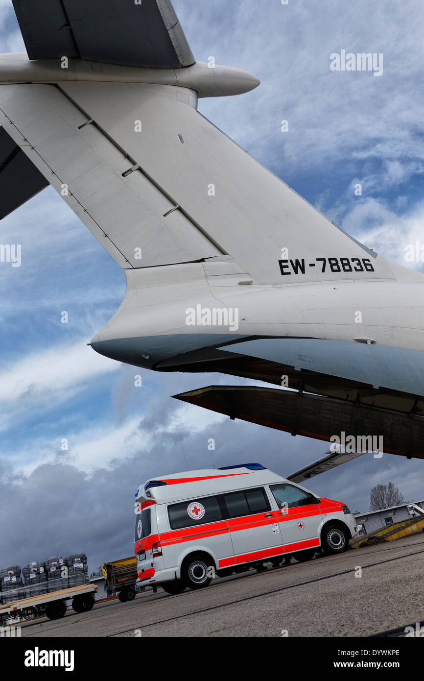 Red cross disaster relief hi-res stock photography and images - Alamy