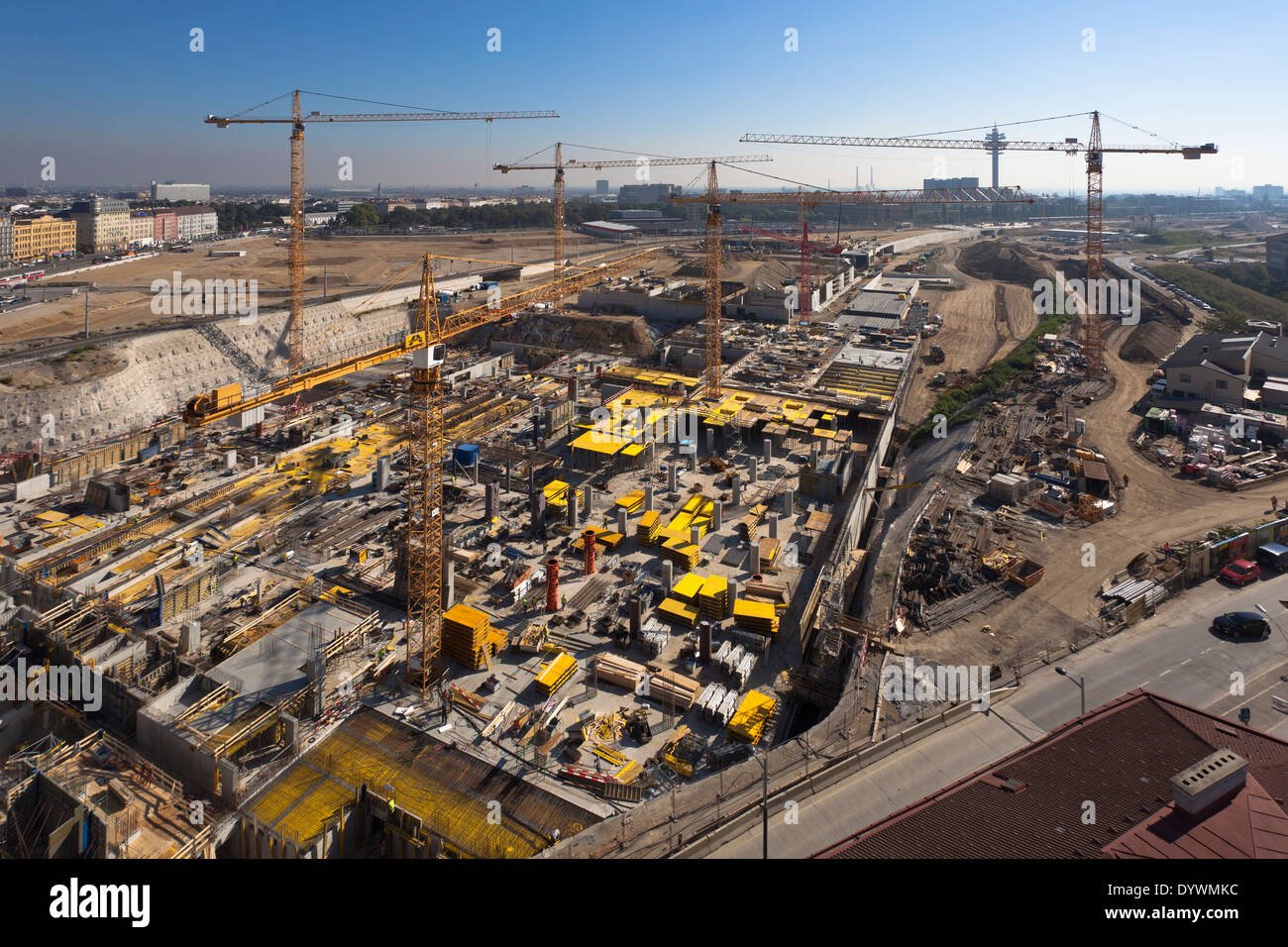 Bahnorama tower construction site vienna hi-res stock photography and ...