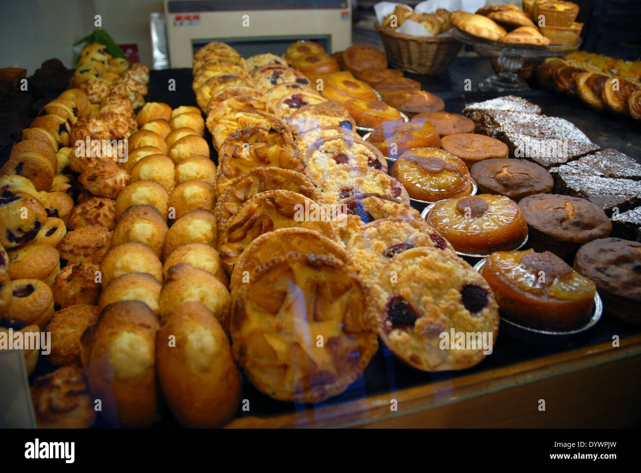 Bakery, Paris, France Stock Photo - Alamy