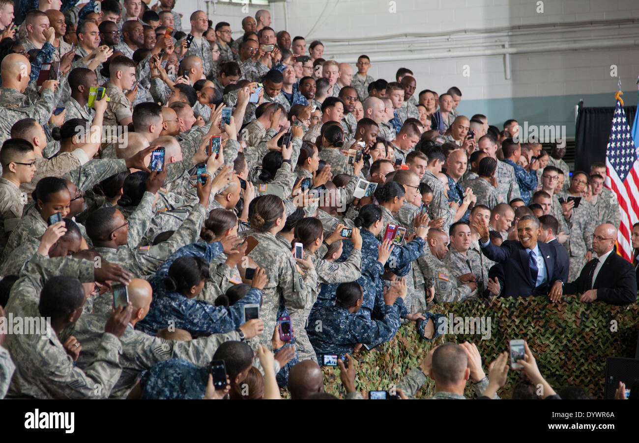US President Barack Obama greets troops and their families at U.S. Army ...