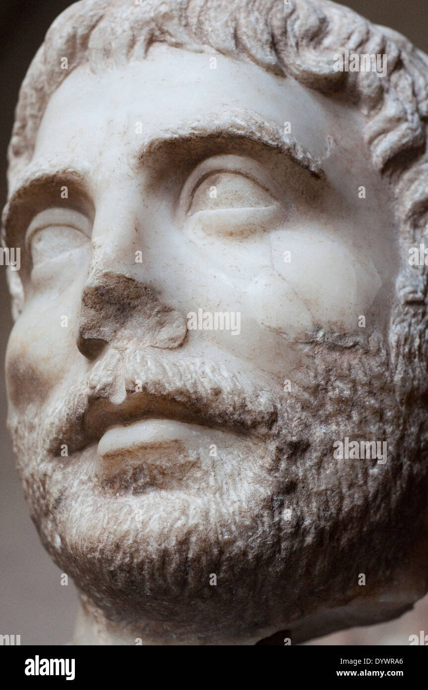 Antique roman sculpture hi-res stock photography and images - Alamy