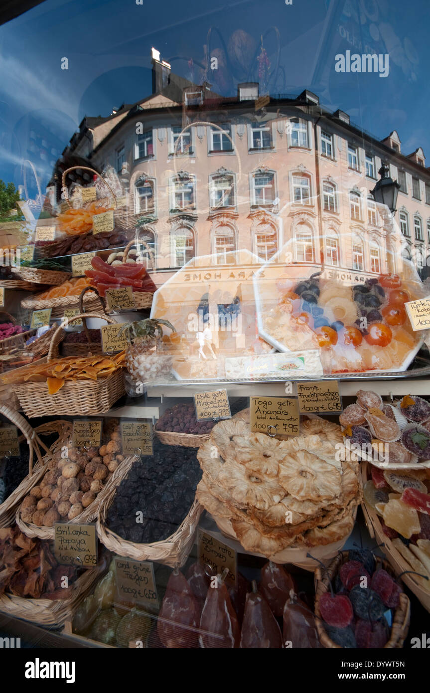 Dry fruits shop hi-res stock photography and images - Alamy