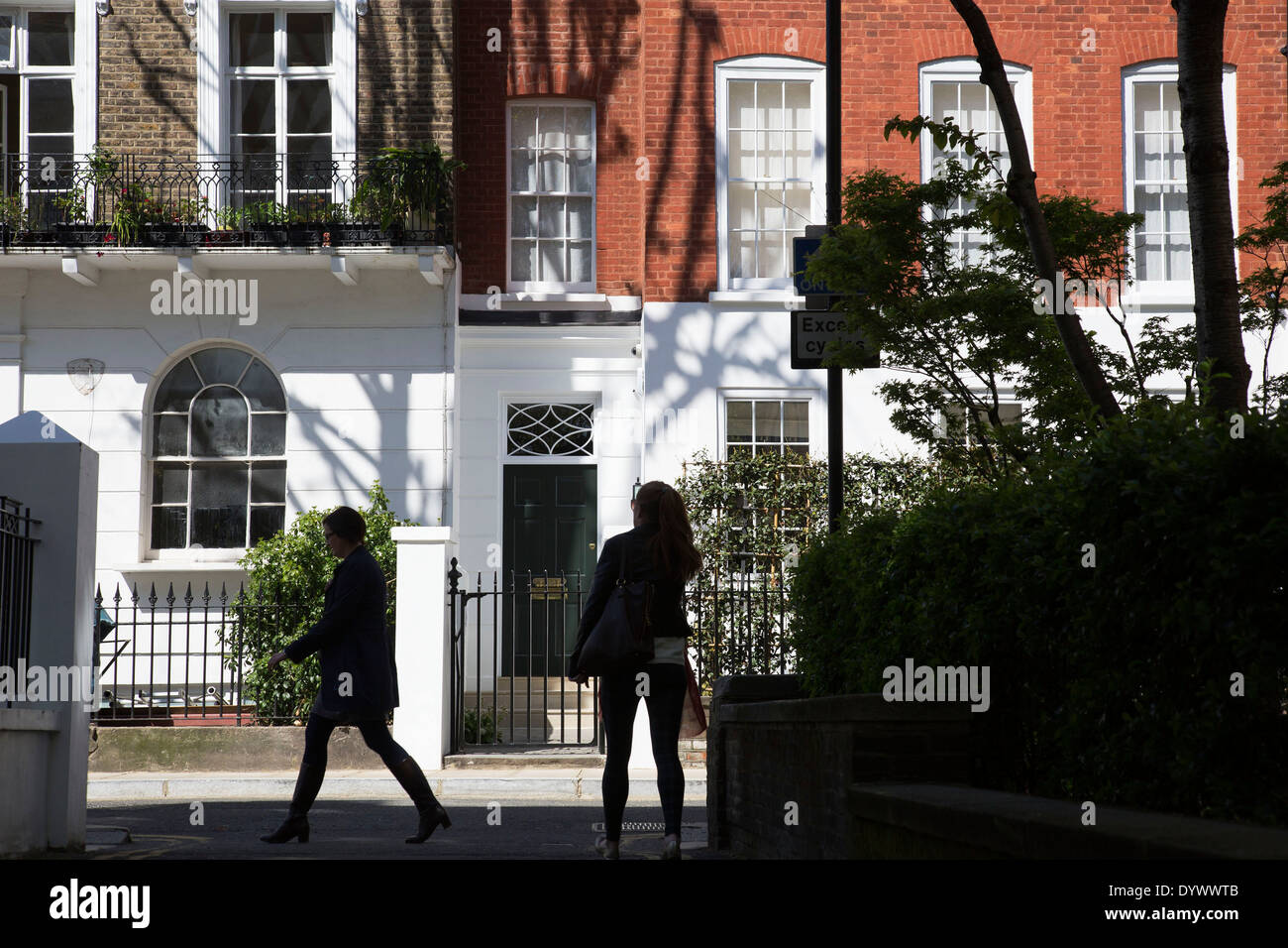 Kensington church walk hi-res stock photography and images - Alamy