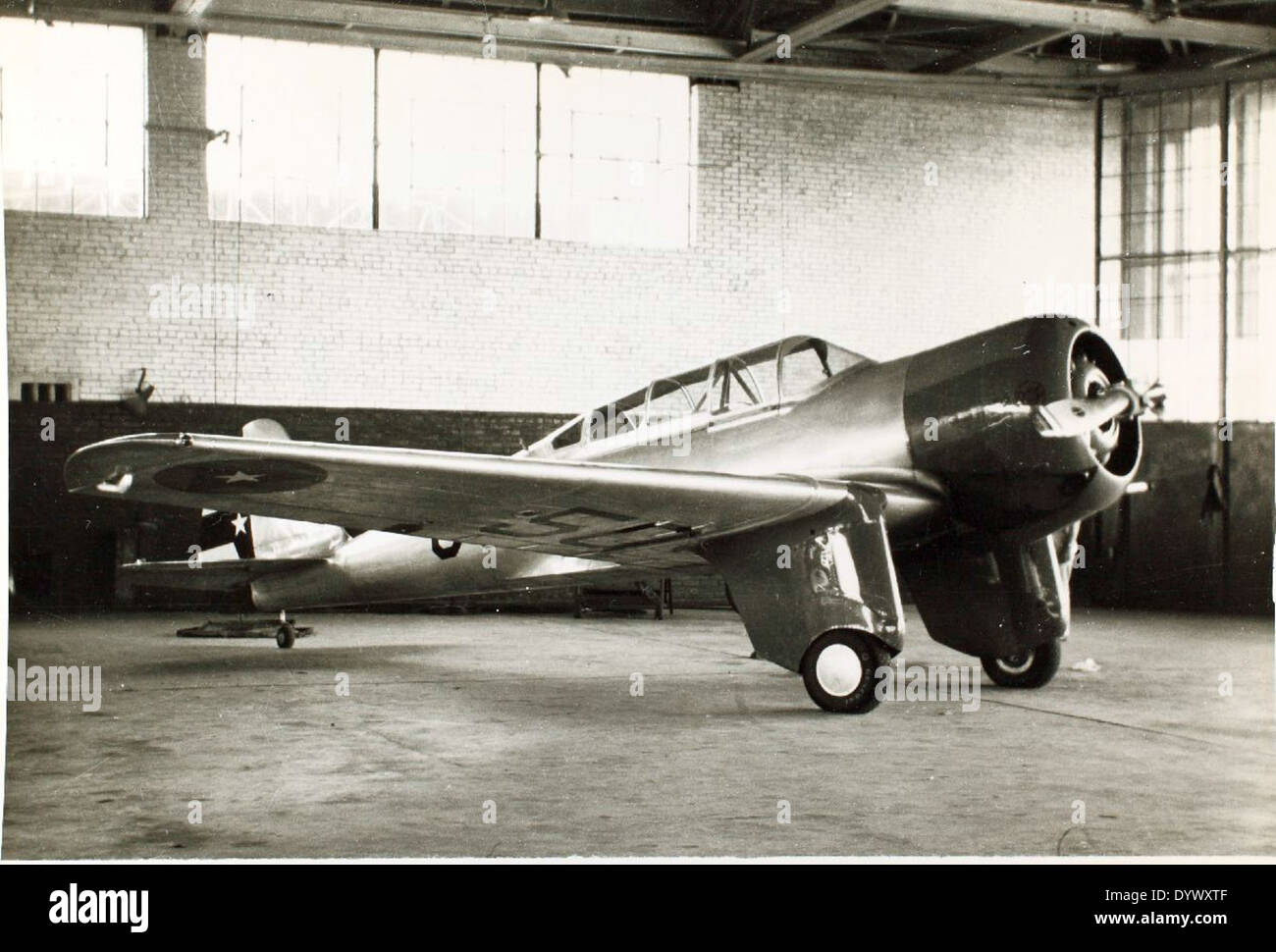 The Curtiss-Wright CW-19R was a civilian airliner developed in the late ...