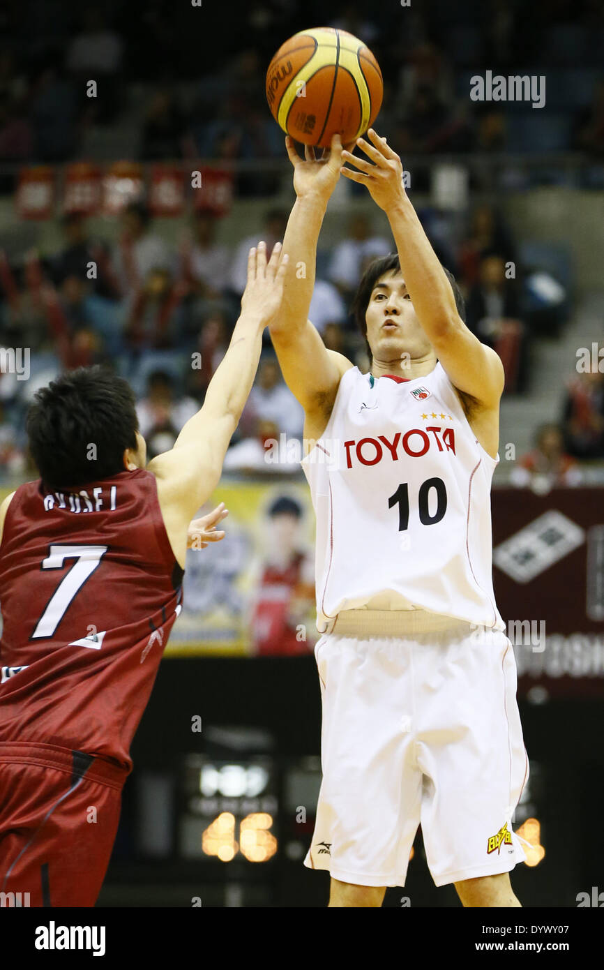 Kawasaki Todoroki Arena, Kanagawa, Japan. 25th Apr, 2014. Yusuke Okada ...