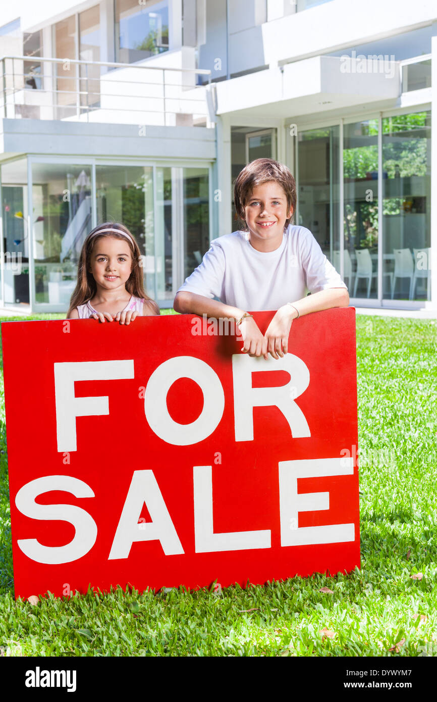 Outside big brother house hi-res stock photography and images - Alamy