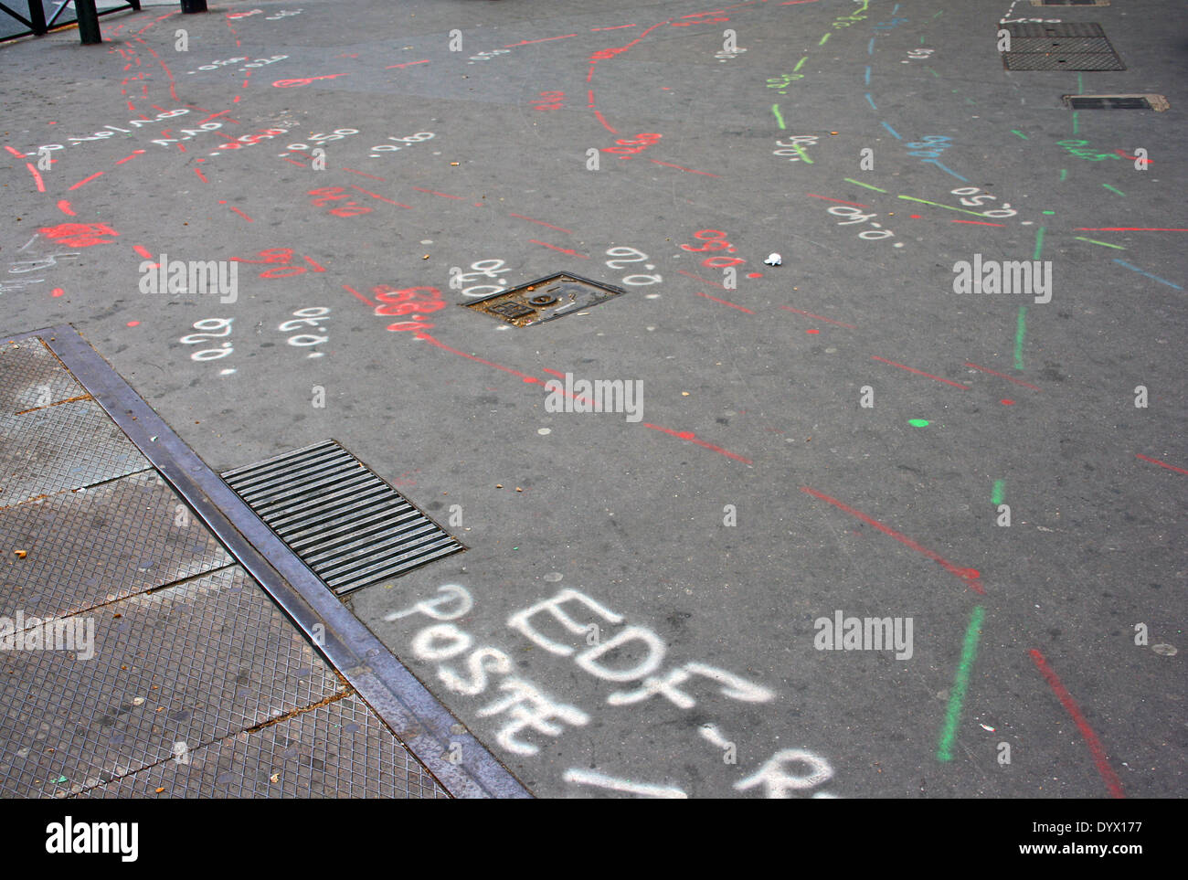 Utilities marking hi-res stock photography and images - Alamy