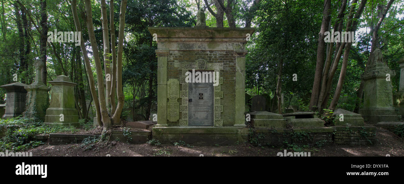 Catacombs at Highgate Cemetery, London Stock Photo - Alamy