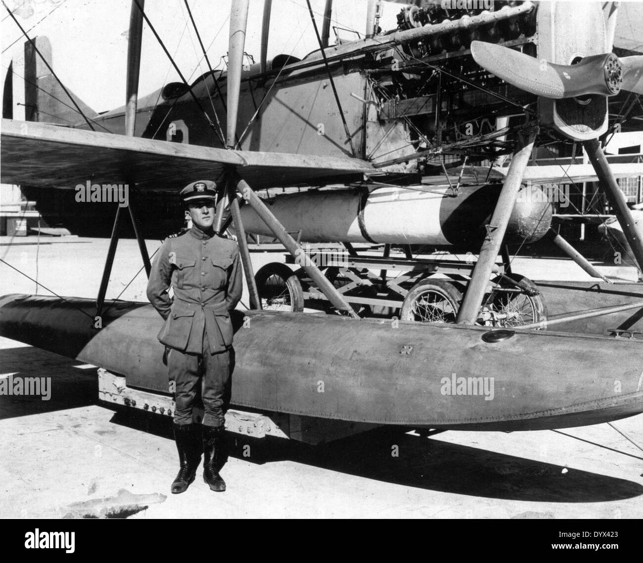 The Curtiss R6L was a reconnaissance floatplane used by the U.S. Navy ...
