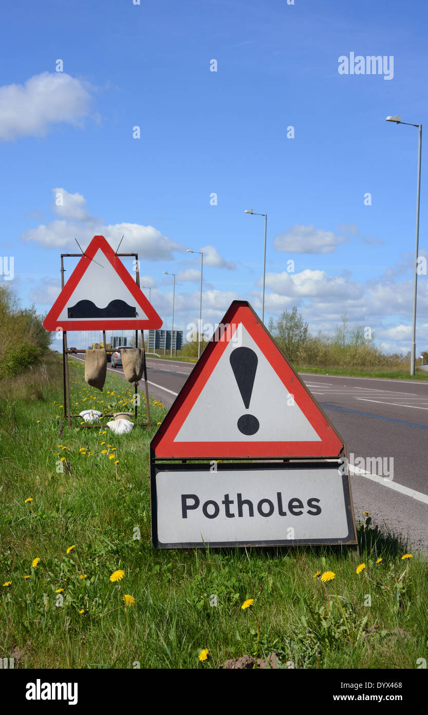 Bumpy Road Sign High Resolution Stock Photography and Images - Alamy