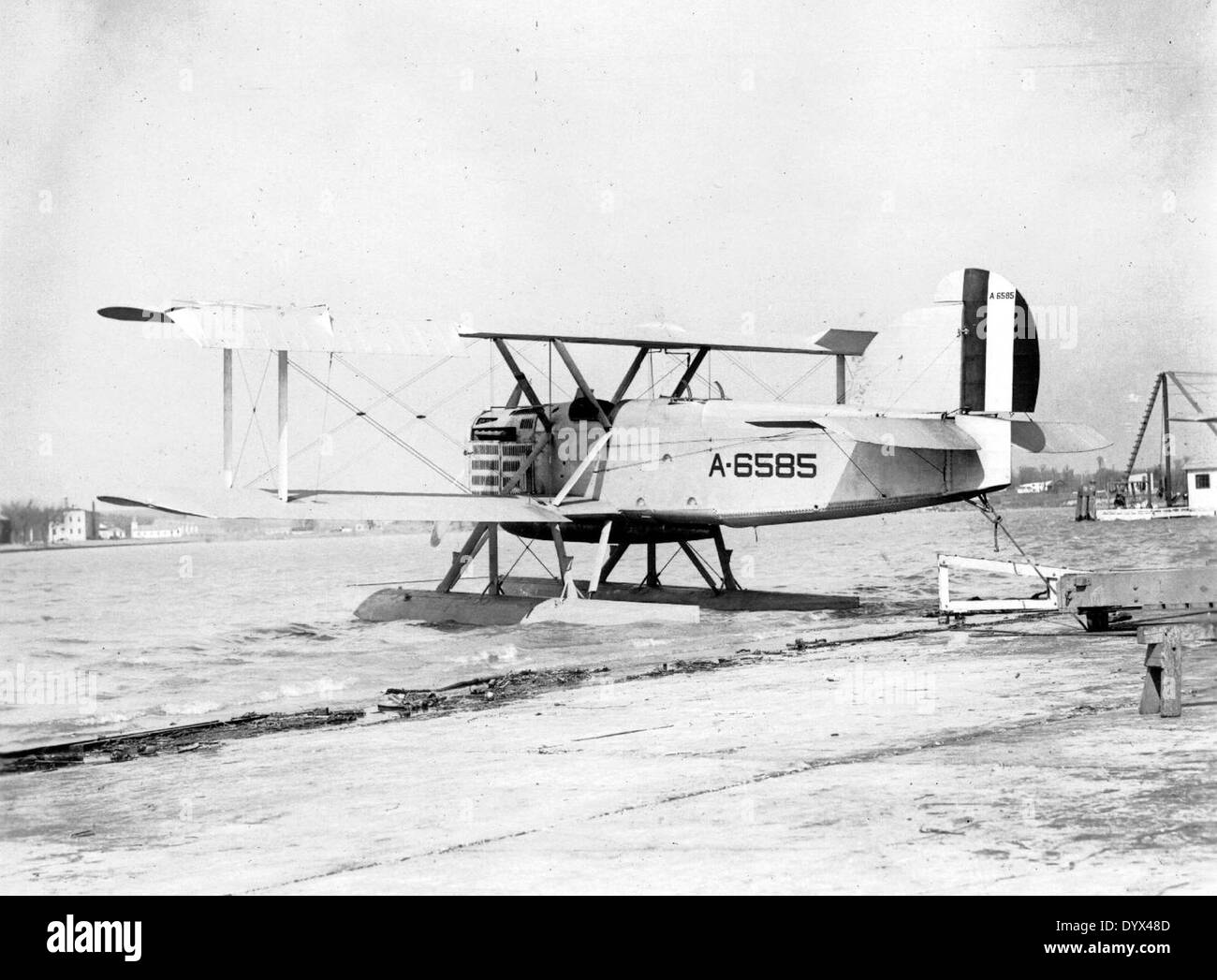 The Douglas DT-2 was a U.S. Navy torpedo bomber developed in the late ...