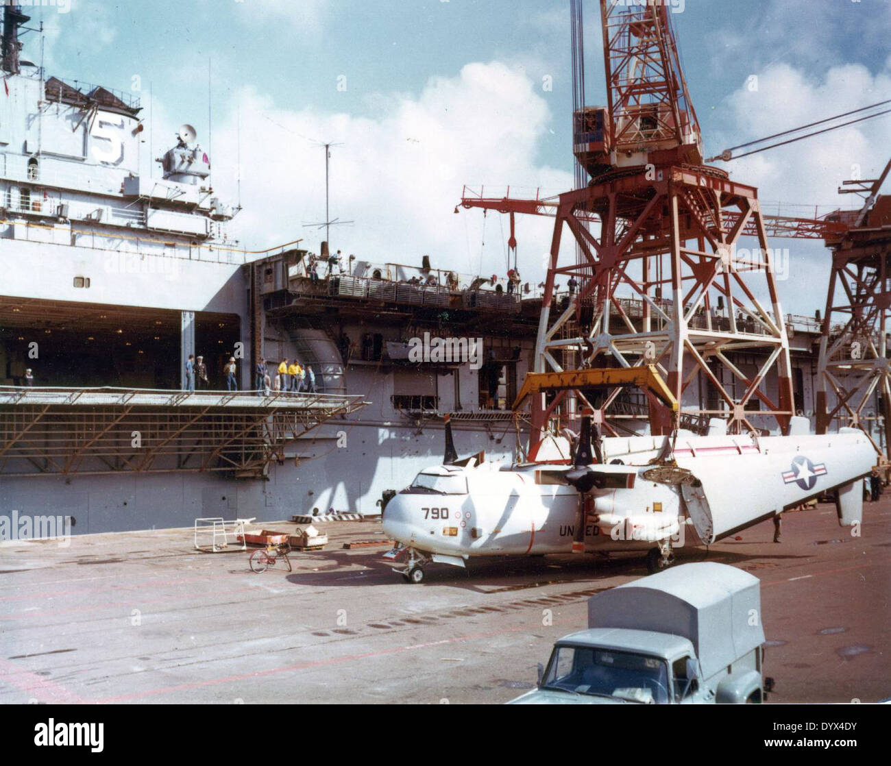 Uss princeton lph 5 hi-res stock photography and images - Alamy
