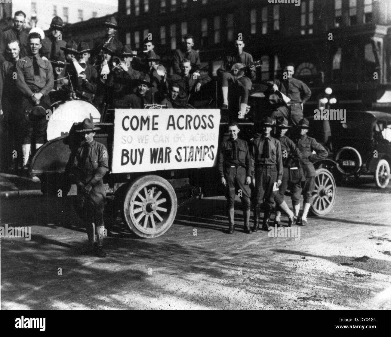 US Marines, war stamp drive, 1918 Stock Photo - Alamy